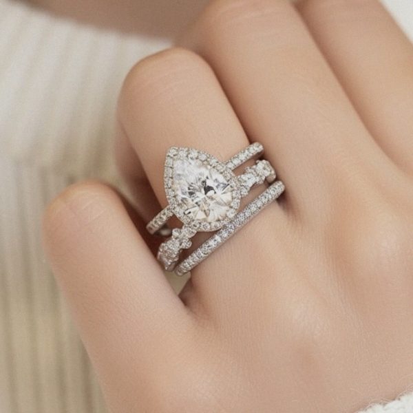 Ethically sourced, fully traceable natural diamond jewellery.